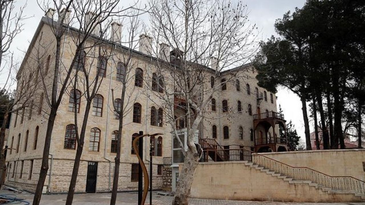 Yedi Güzel Adam Edebiyat Müzesi büyük ölçüde tamamlandı - Dünya Bizim ...