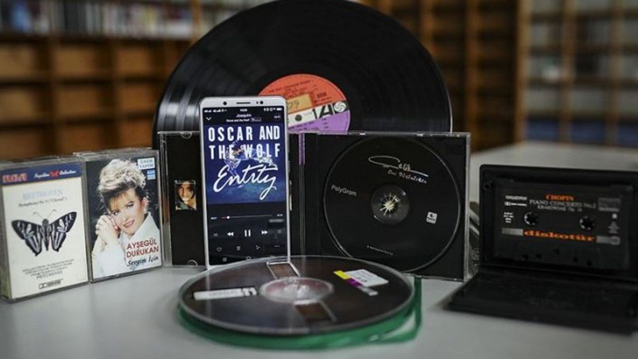 Plaktan dijitale radyoculuğun dönüşümü - Dünya Bizim Kültür Portalı